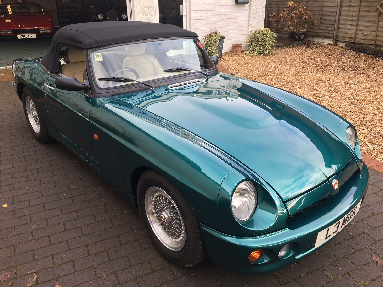 Lot 23 - 1993 MG R V8