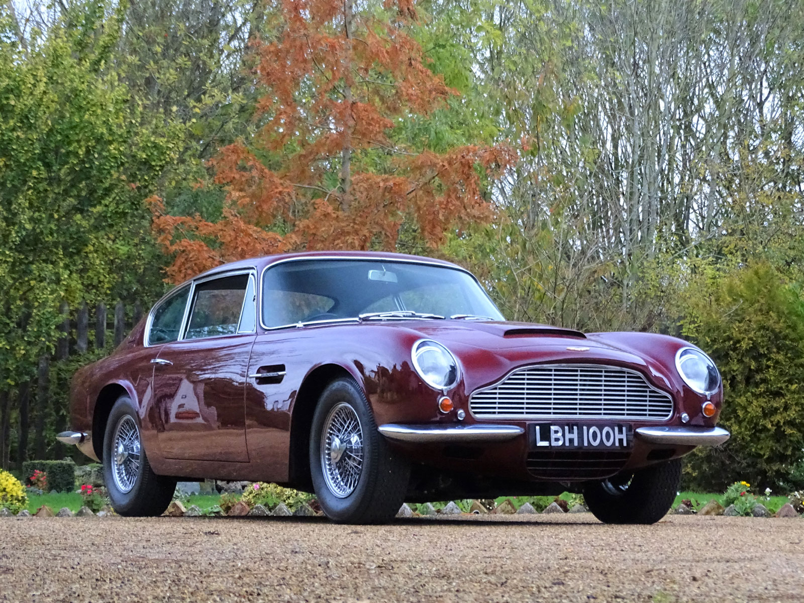 Lot 62 - 1969 Aston Martin DB6 Mark 2 Vantage 'Fuel