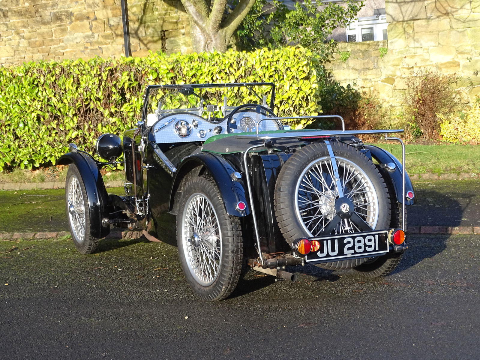 Lot 74 - 1933 MG J2