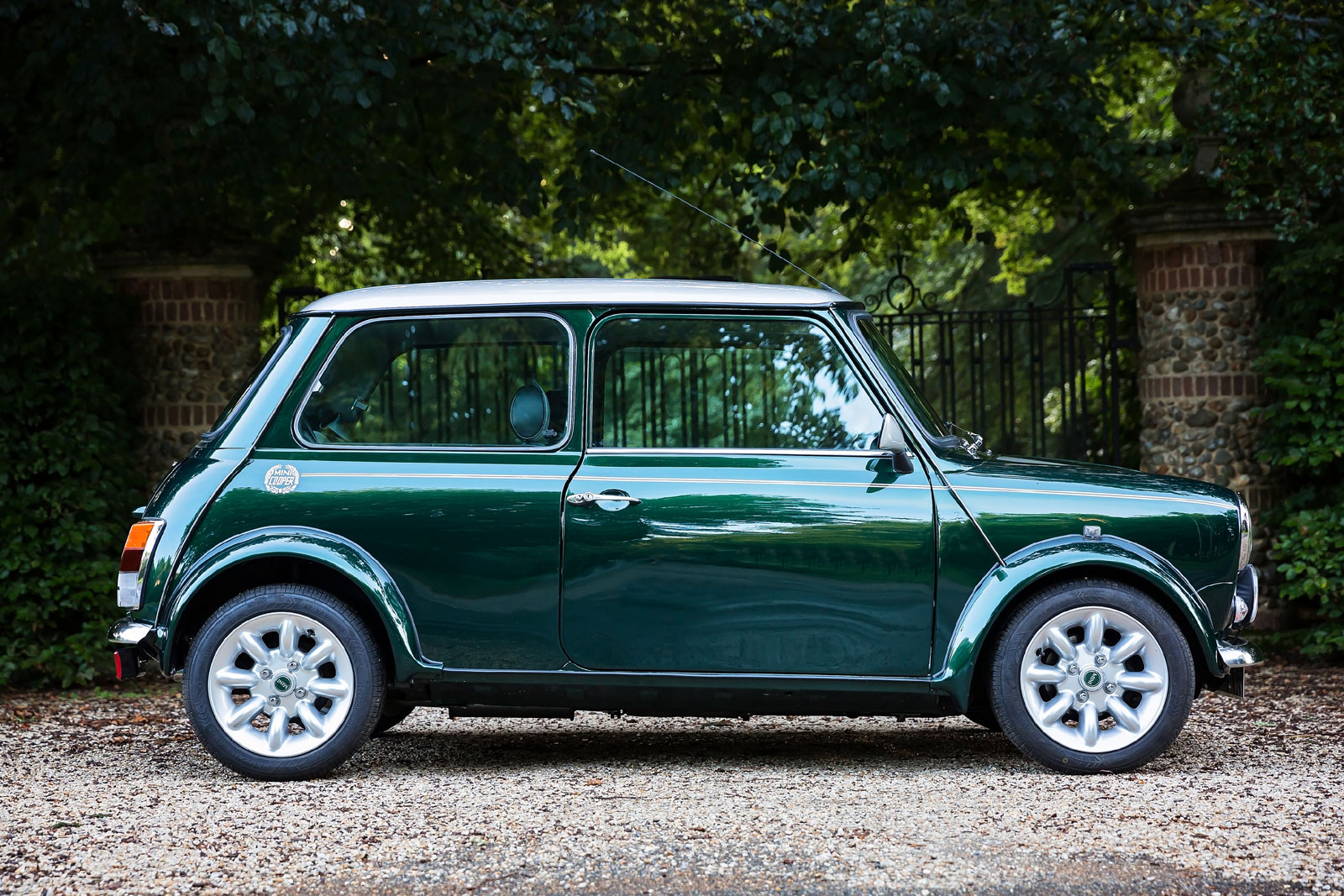 Lot 53 - 2000 Rover Mini Cooper Sport